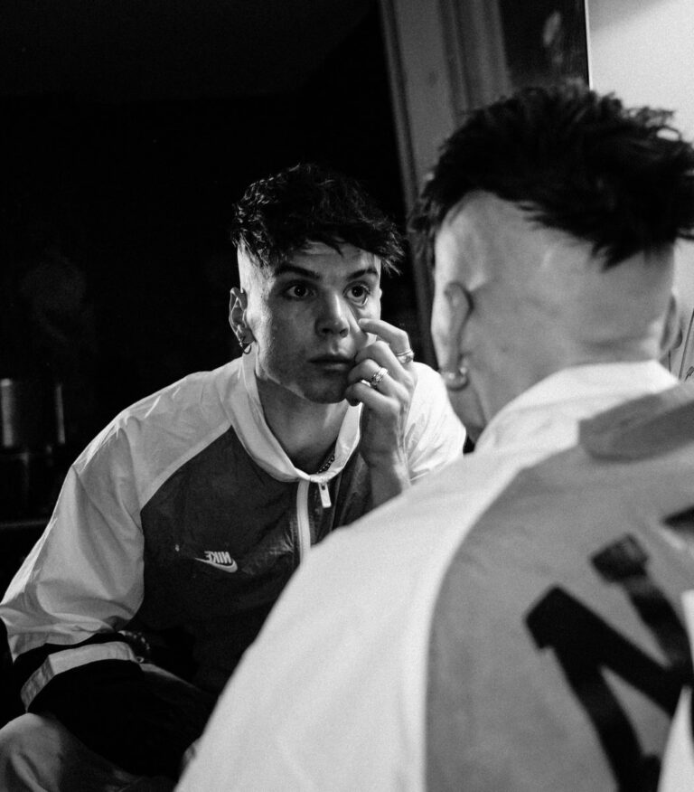 ARTIST SPOTLIGHT: Ren – AMPLIFY THE NOISE